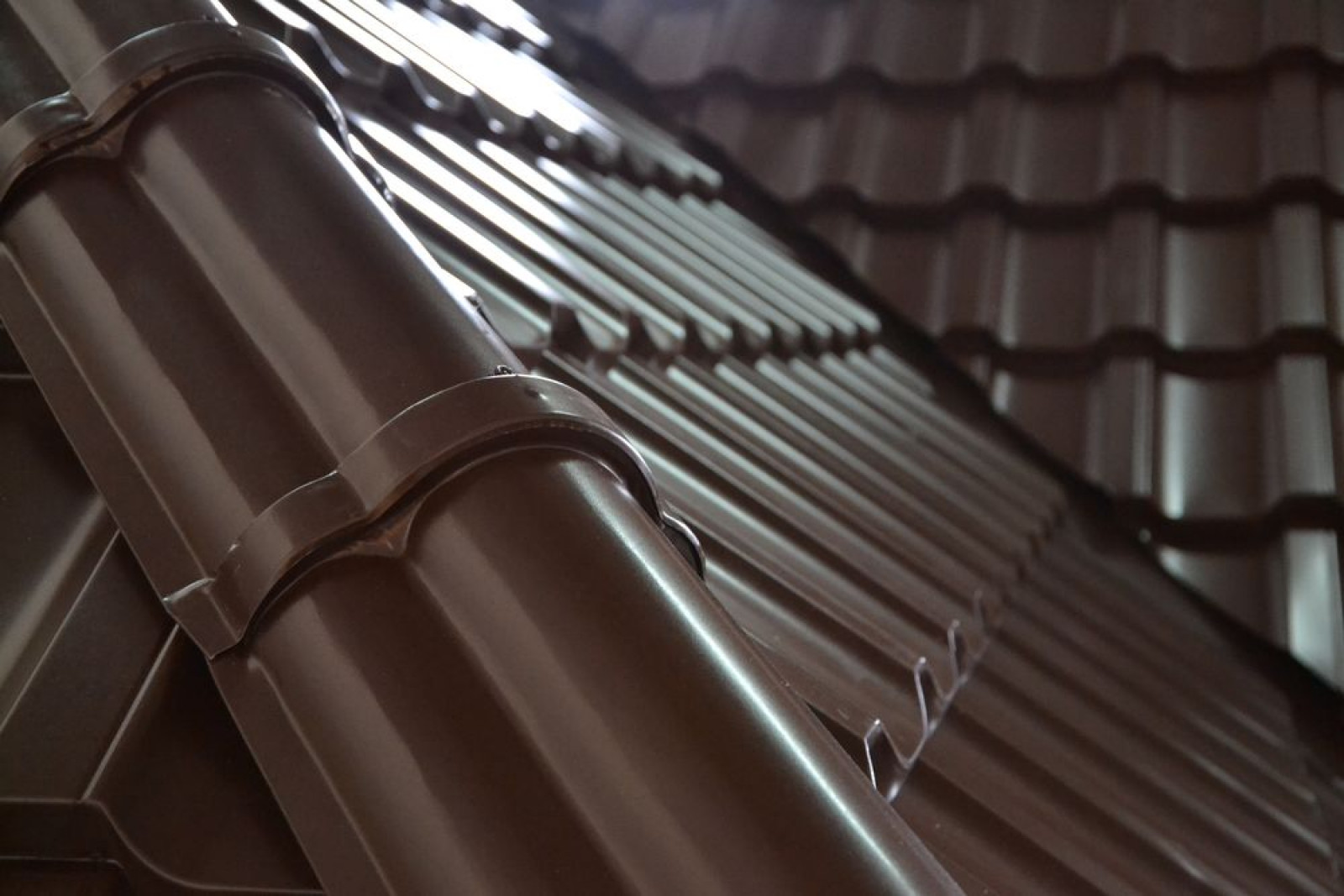 Jak wykonać obróbkę kosza dachowego?