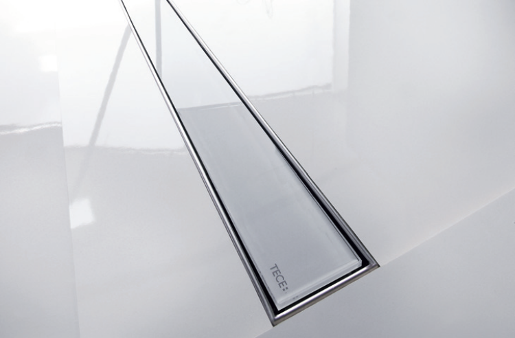 TECEdrainline ze stali nierdzewnej z powierzchnią szklaną