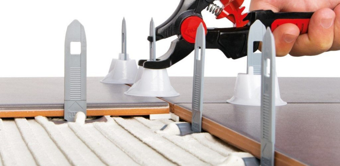 RUBI - system do poziomowania płytek