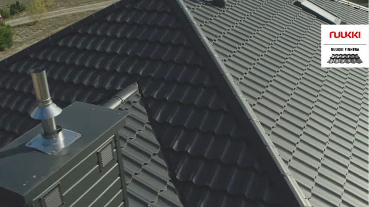 Film o dachu krytym blachodachówką modułową Ruukki Finnera| Budujemy Dom