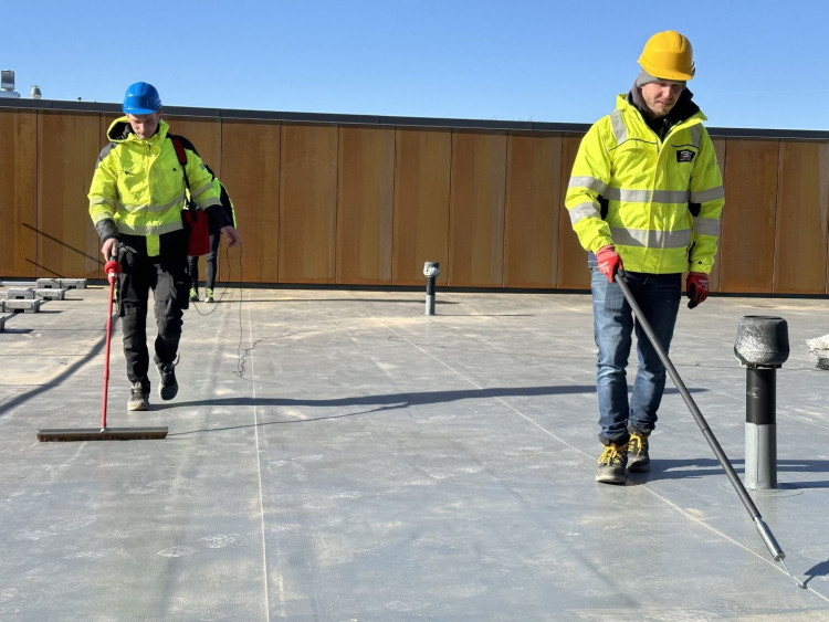 Controlit - rewolucja w badaniach szczelności dachów